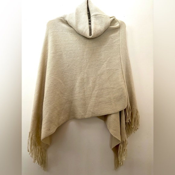 Young Usa | Sweaters | Nwt Ladies Young Usa Cozy Cream Fringed Knit ...